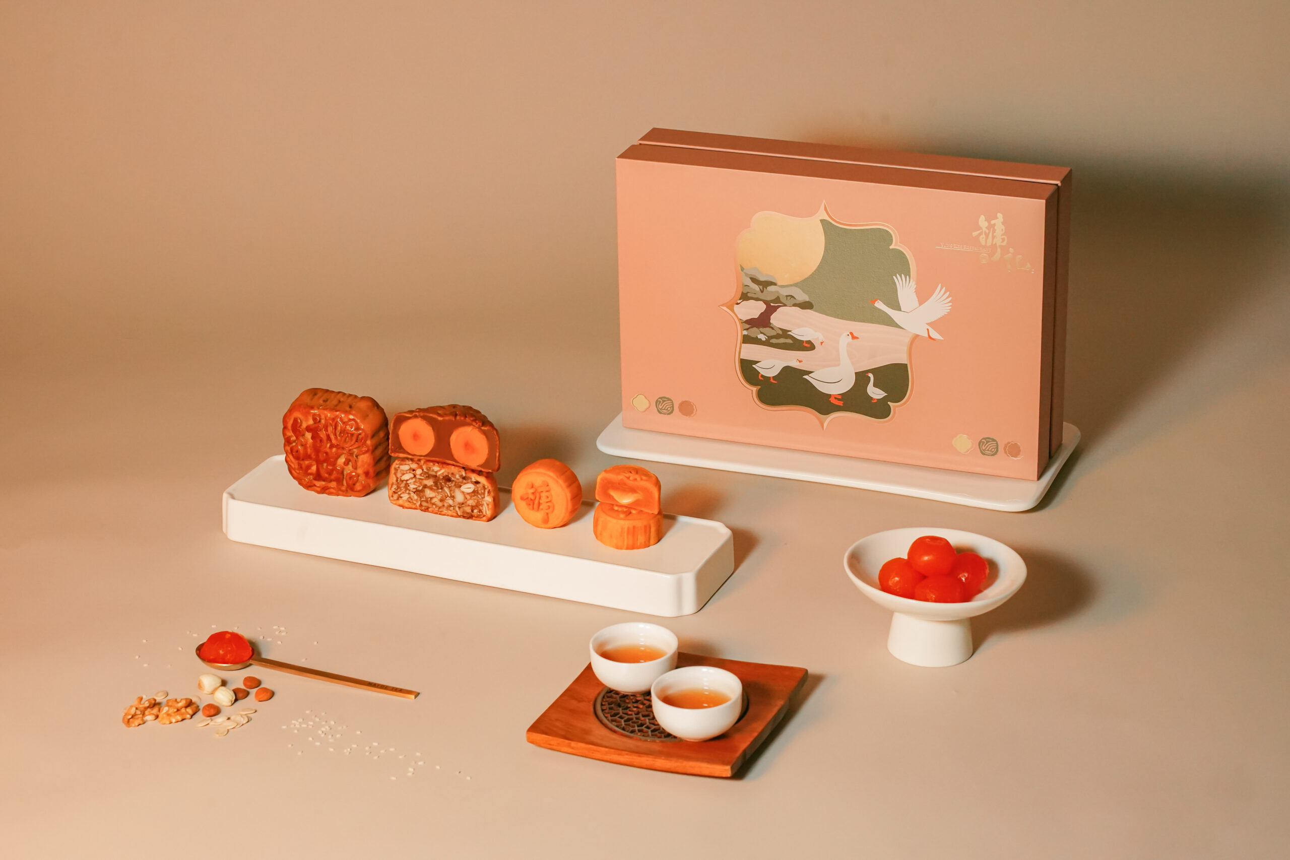 Yung Kee unveils Moonlit Delights mooncake collection for Mid-Autumn ...